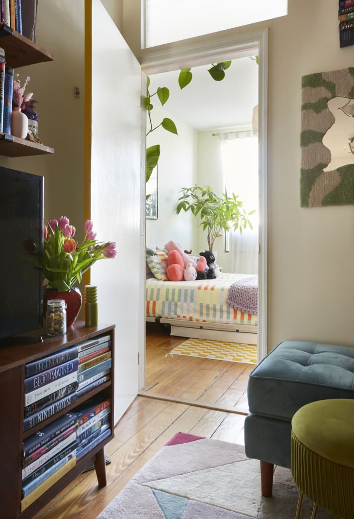 5 Clever Ways To Store Books In A Small Space Apartment Therapy